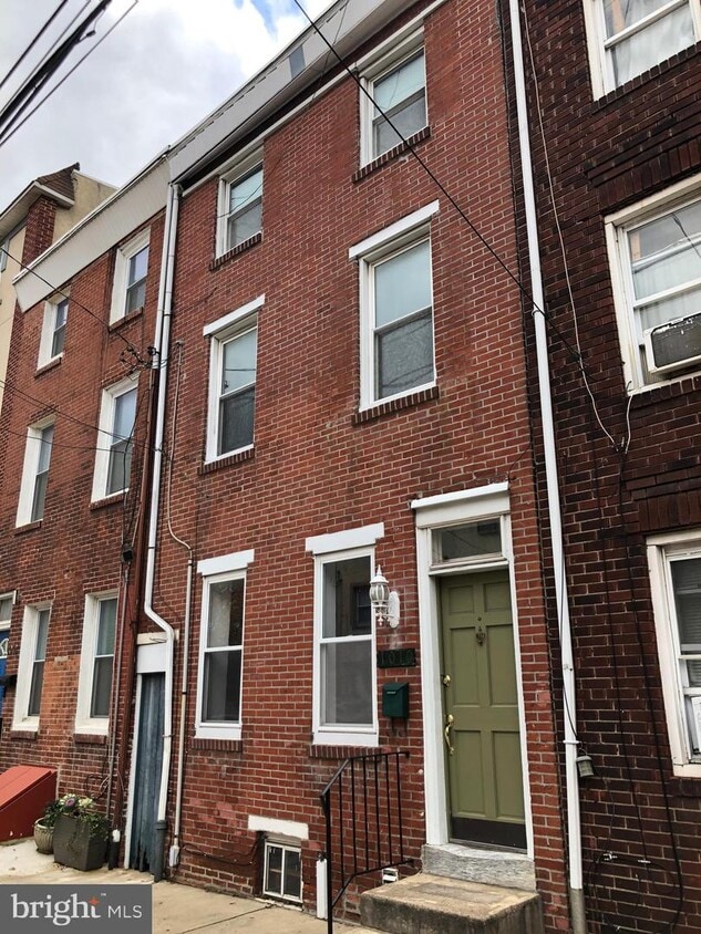 1010 S 7th St, Philadelphia, PA 19147 - Townhome Rentals in ...