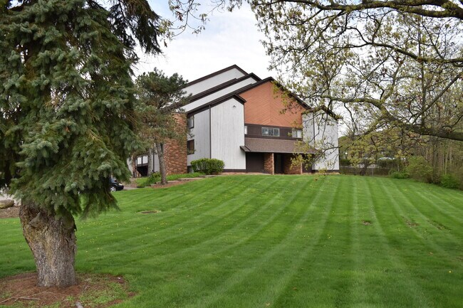 Acres Crossing Apartments Apartments - 2553-2599 Romig Rd Akron, OH ...