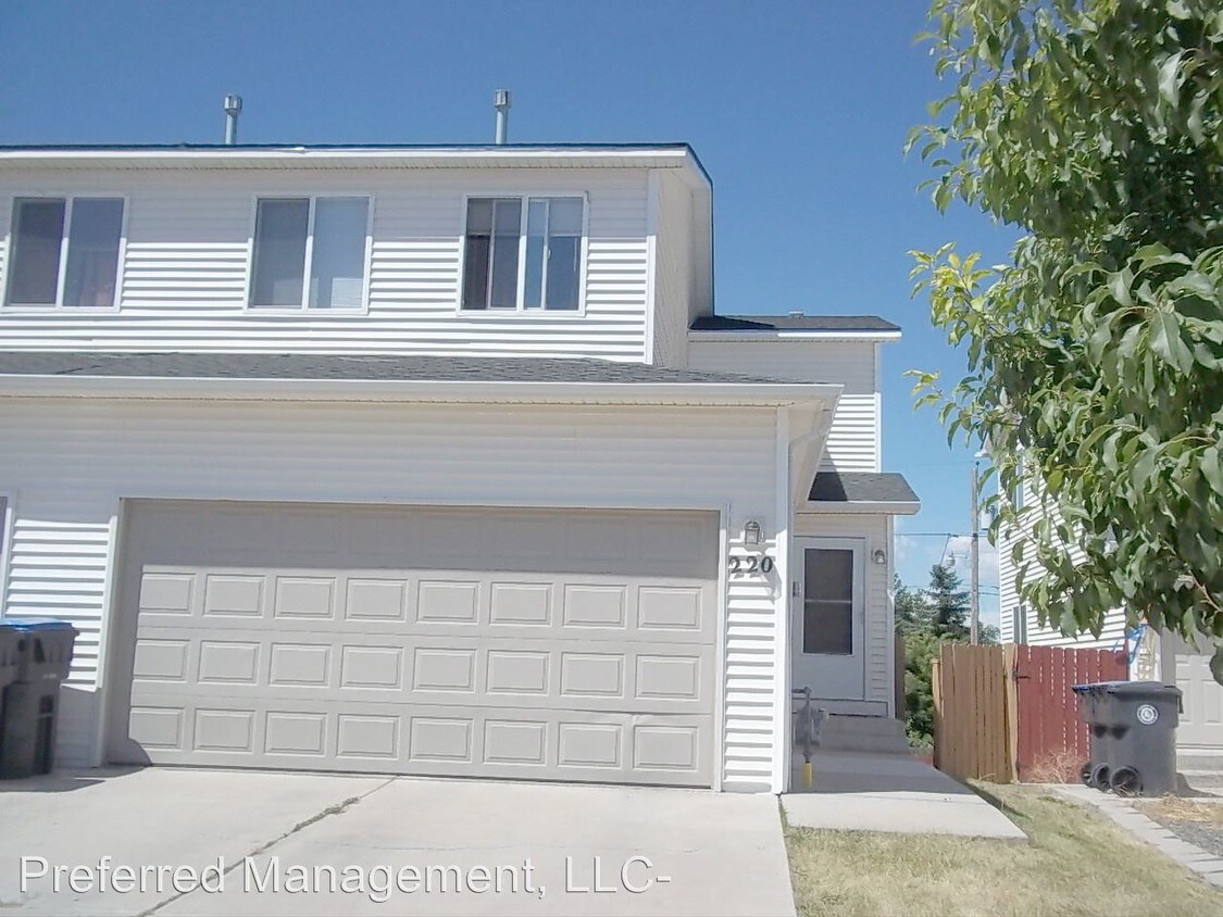 220 Patton Ave, Cheyenne, WY 82007 - House Rental in Cheyenne, WY ...
