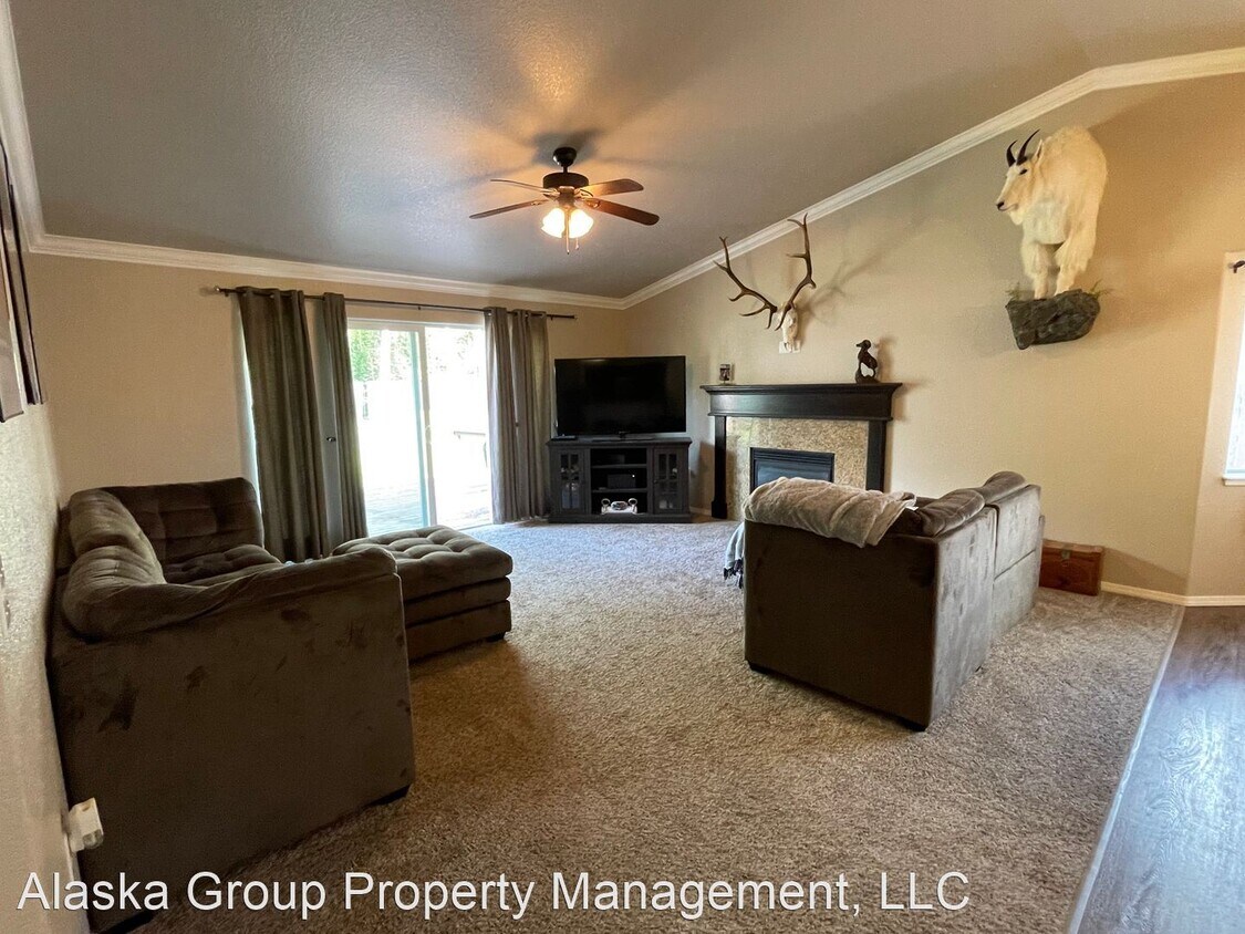 4628 W New Larkspur Loop, Wasilla, AK 99623 - House Rental in Wasilla ...