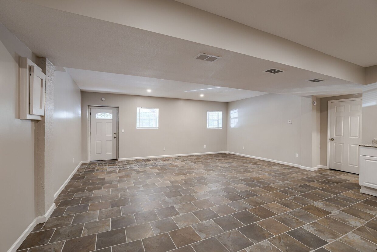 8718-8720 2 Unit 8720 E. Winner Rd, Independence, MO 64053 - Room for ...