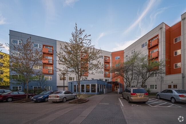 Rose City Park Apartments for Rent with High Ceilings - Portland, OR ...