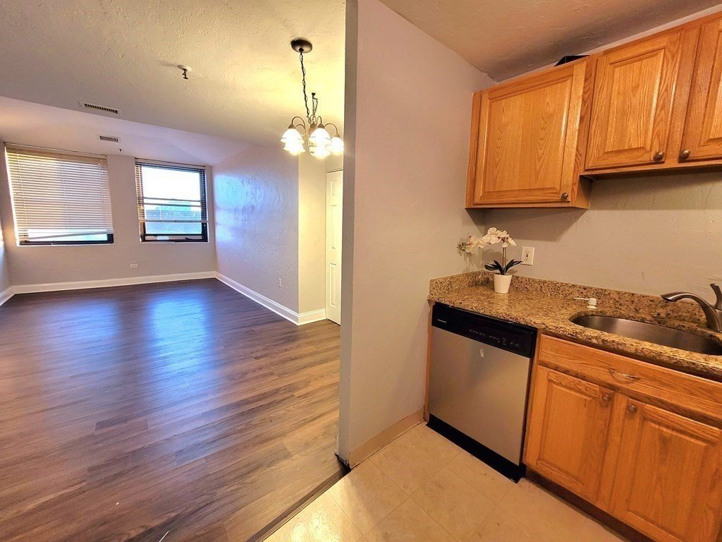 17 Federal St Unit 605, Worcester, MA 01608 - Room for Rent in ...