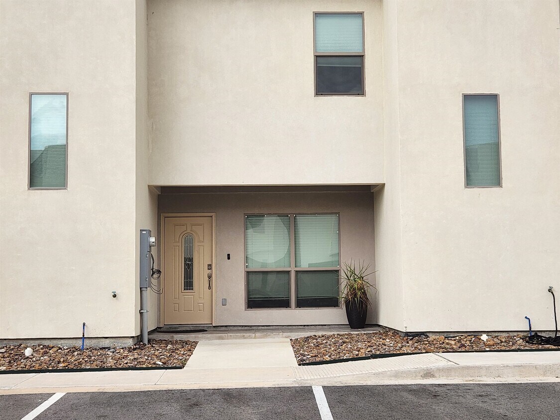 4101 Blue Quail Rd Unit 14B, Laredo, TX 78045 - Condo for Rent in ...