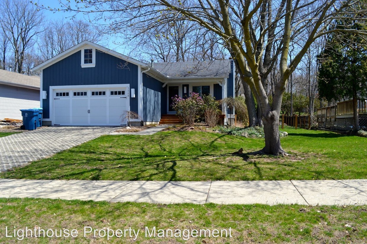 5948 S Parkway Ave SE, Kentwood, MI 49508 - House Rental in Kentwood ...
