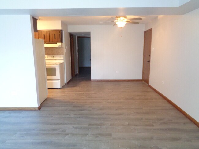 11953 S Lawndale Ave Unit 5A1, Alsip, IL 60803 - Condo for Rent in ...