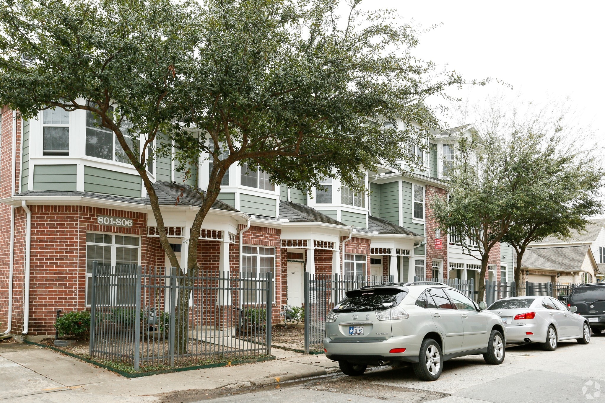 HRI Victory - 1520 Bailey St Houston, TX 77019 | Apartments.com