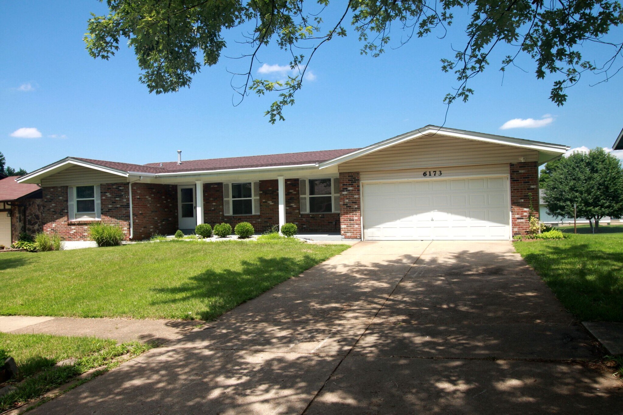 6173 Lake Paddock Dr, Florissant, MO 63033 - House Rental in Florissant ...