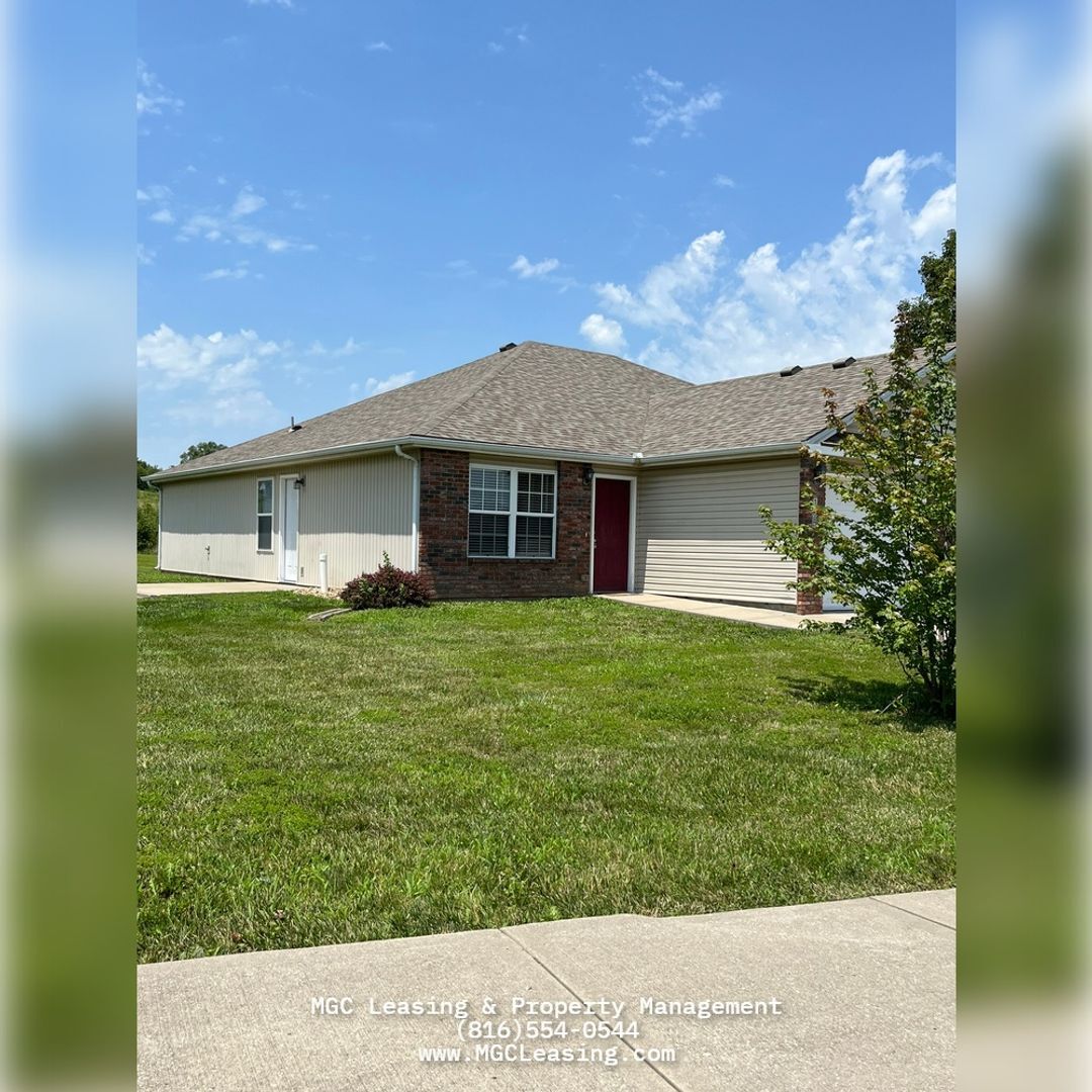 105-107 Golfview Dr, Pleasant Hill, MO 64080 - Townhome Rentals in ...