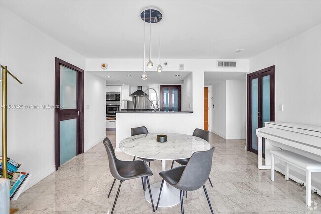 Continuum in South Beach Apartments for Rent with Hardwood Floors - Miami Beach, FL - 4 Rentals ...