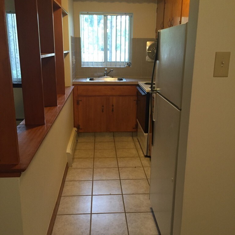 20 Hunt St Unit 17B, Weymouth, MA 02188 - Room for Rent in Weymouth, MA ...