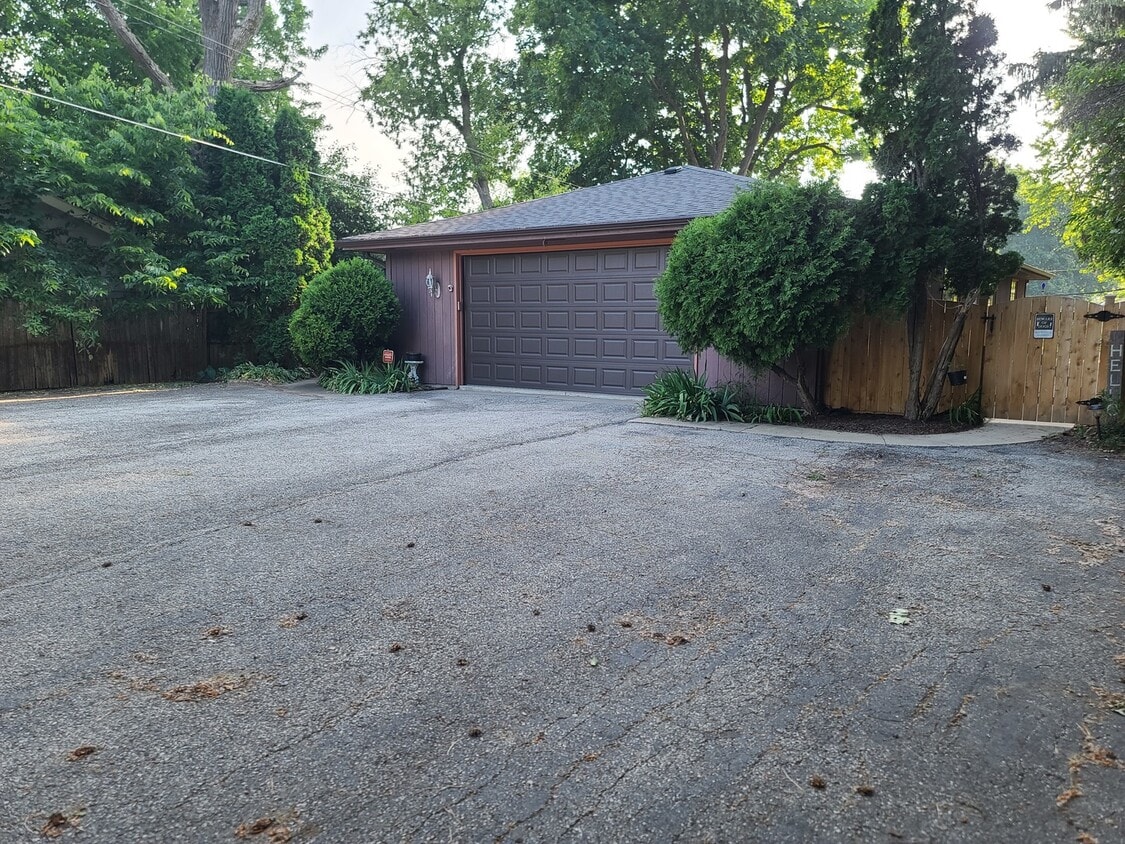 37012 Illinois Rte 59, Lake Villa, IL 60046 - House Rental in Lake ...