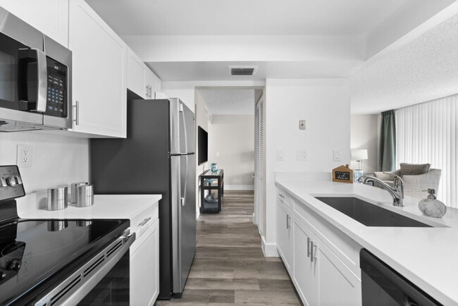 Plantation Pines Condominiums Apartments for Rent with a Dog Park - Plantation, FL - Updated ...