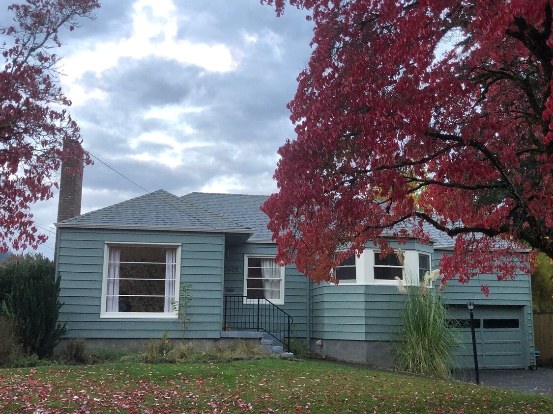 7405 SE Tibbetts St, Portland, OR 97206 - House Rental in Portland, OR ...