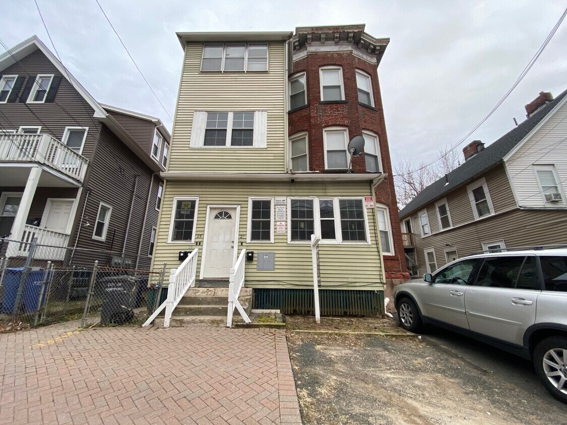 25-27-27 Elliott St Unit 2, Hartford, CT 06114 - Room for Rent in ...