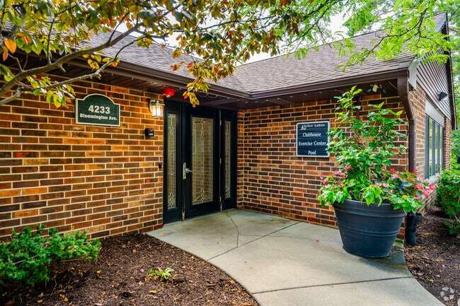 Arbor Lakes - Apartments in Arlington Heights, IL | Apartments.com