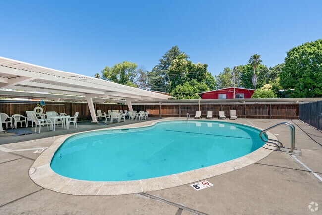 El Macero Village Apartments