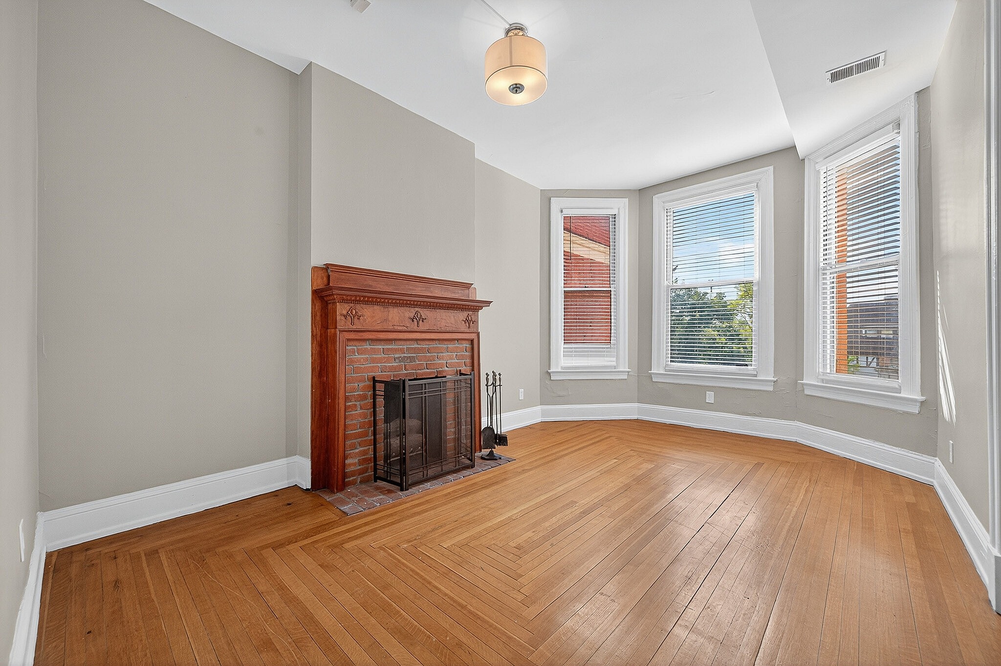 Grandview Apartments - 2400 Grandview Ave Cincinnati, OH 45206 ...