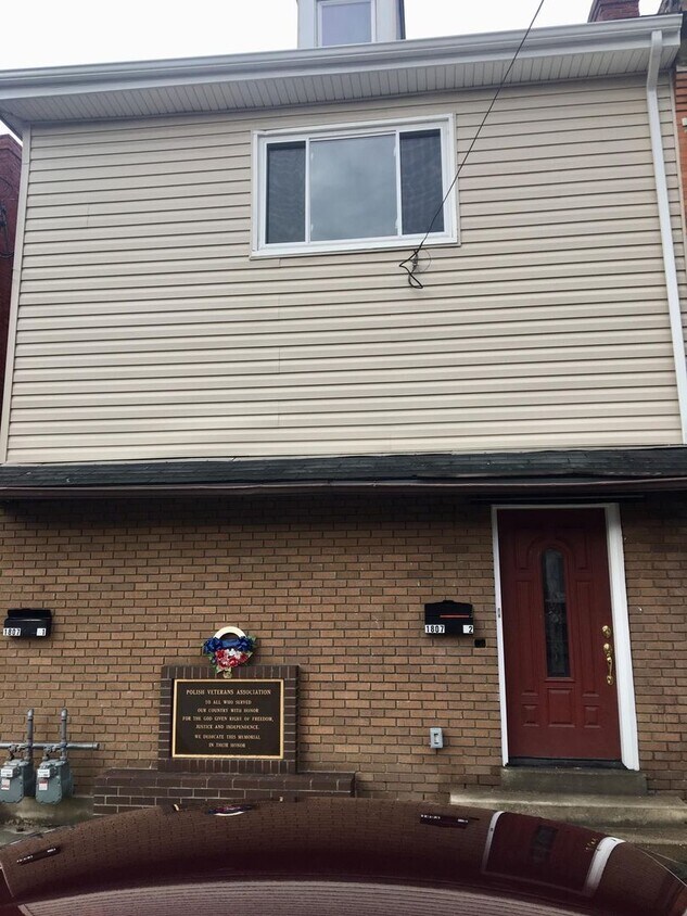1807 Jane St Unit Top floor, Pittsburgh, PA 15203 - Room for Rent in ...