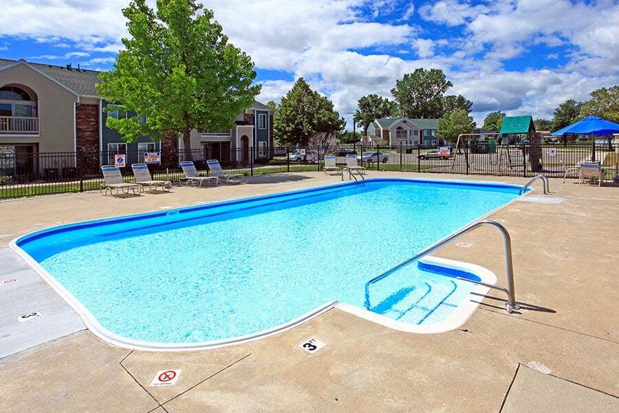 LAKE VILLAGE APARTMENTS - 2060 Parkdale Dr Port Huron, MI 48060 ...