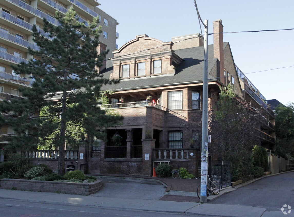 Powell Mansion Appartements - 212 St George St Toronto, ON | Apartments.com