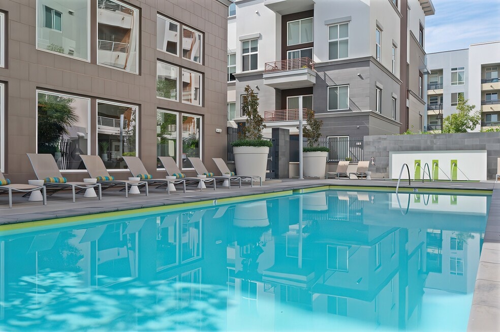 Apartments For Rent Near Chapman University - Orange, CA