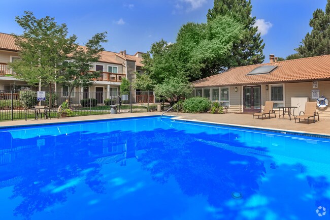 Rocky Ridge Apartments for Rent with a Walk-In Closet - Aurora, CO ...