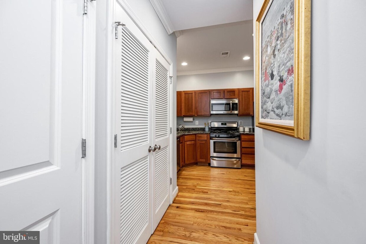 430 Irving St NW Unit 102, Washington, DC 20010 - Room for Rent in ...