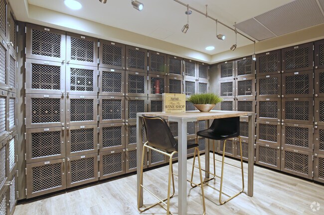 The Elle Apartments - Apartments at 801 S Financial Pl Chicago, IL ...