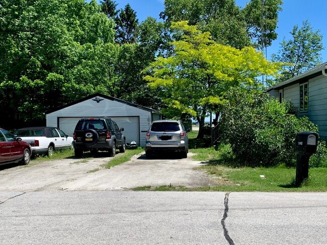 4124 Memorial Dr, Two Rivers, WI 54241 - House Rental in Two Rivers, WI ...