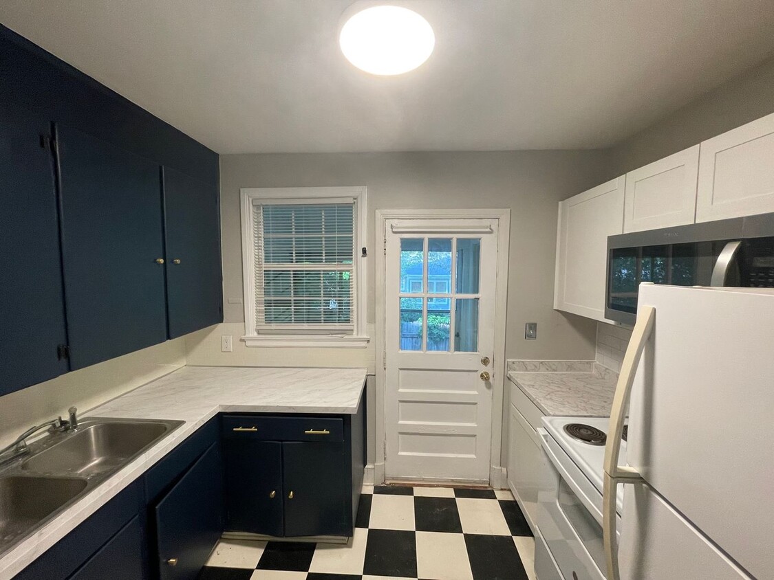 1523-1525 Woodbine Ct Unit 1523WOOD, Columbia, SC 29206 - Room for Rent ...