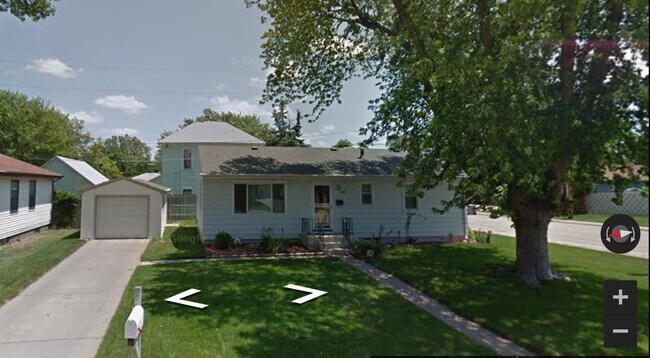 Apartments for Rent with Hardwood Floors in Archer NE