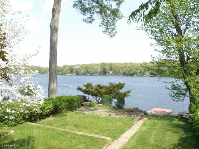 52 Cedar Lake Rd W, Denville, NJ 07834 - House for Rent in Denville, NJ ...