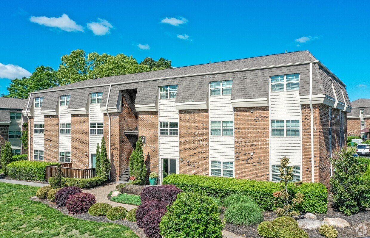 Collins Crossing Apartments - 501 Jones Ferry Rd Carrboro, NC ...