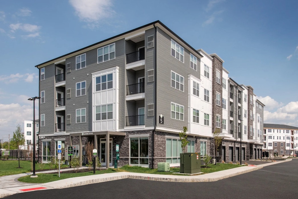 Camelot West at Townelake - Apartments in Sayreville, NJ | Apartments.com