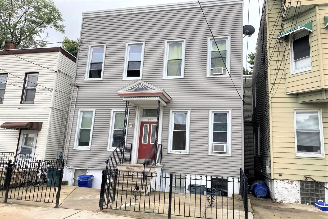 227 Bowers St, Jersey City, NJ 07307 - House Rental in Jersey City, NJ ...