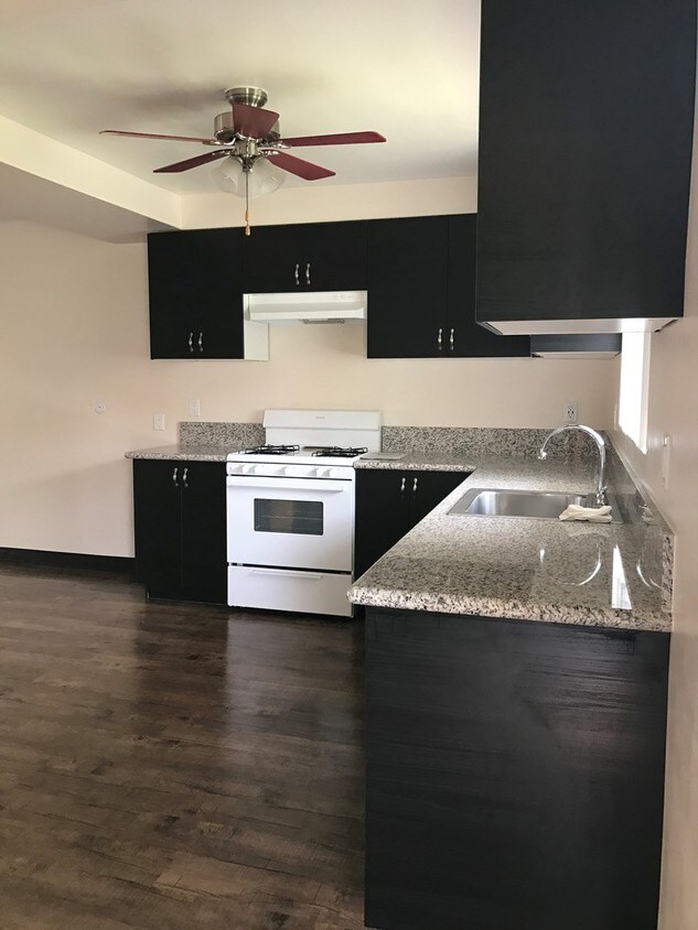 2001 S Haster St Unit 26C, Anaheim, CA 92802 - Room for Rent in Anaheim ...