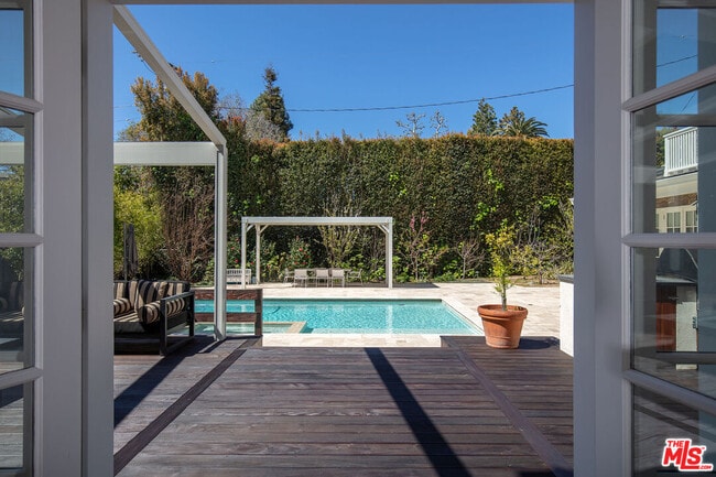 215 S Chadbourne Ave, Los Angeles, CA 90049 - House Rental in Los ...