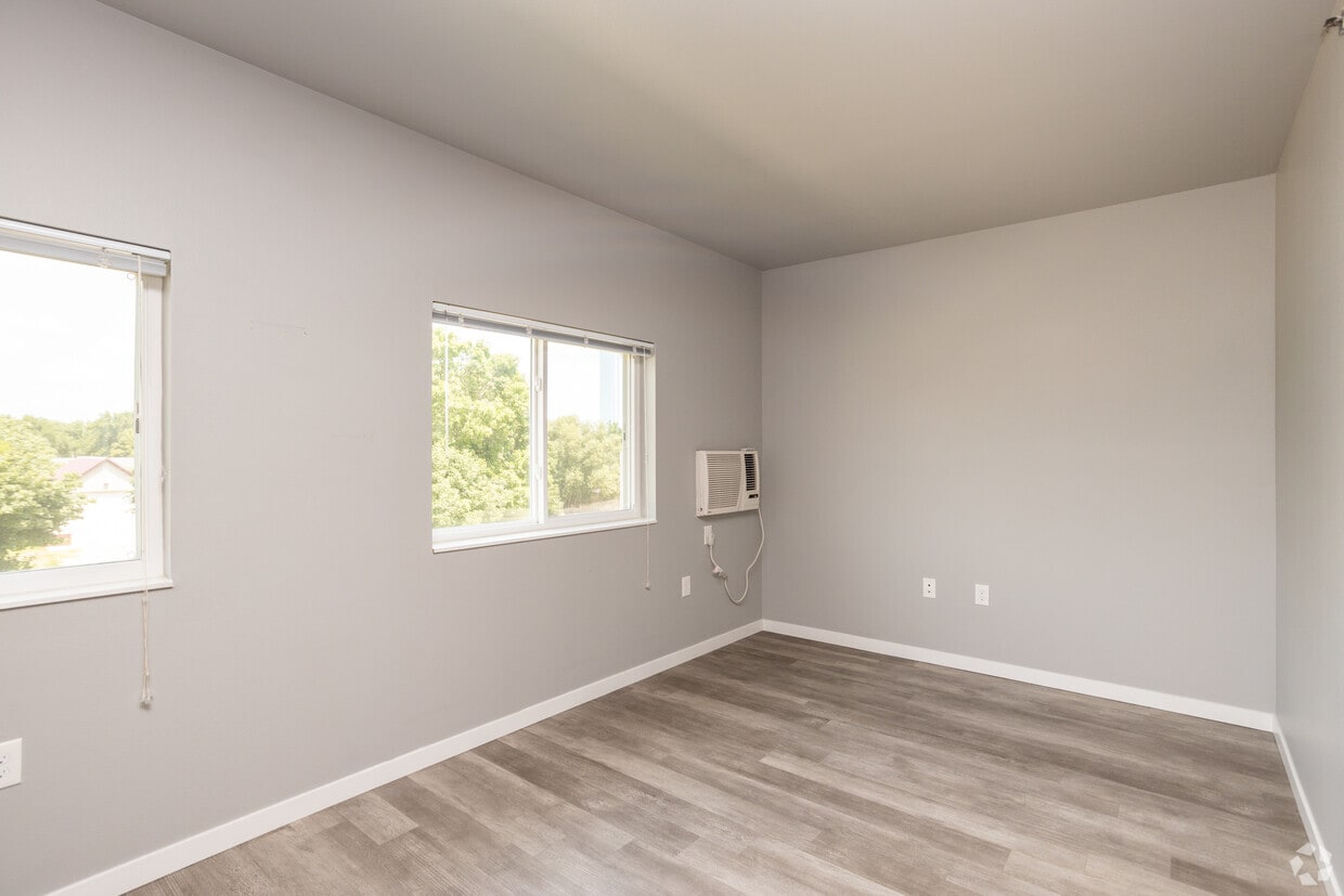 Wilmot Estates Apartments - 300 20th St S Brookings, SD 57006 ...