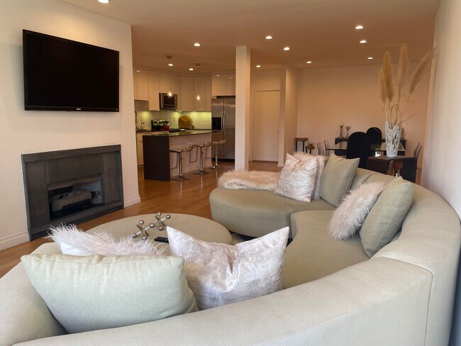 11645 Montana Ave Unit 340, Los Angeles, CA 90049 - Condo for Rent in ...