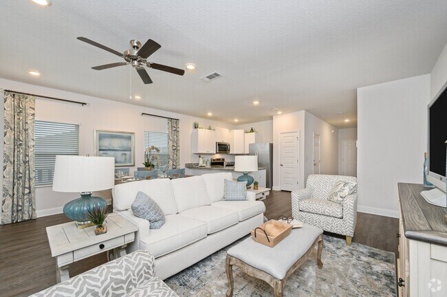 Iron Gate Apartments for Rent with Hardwood Floors - Crestview, FL ...