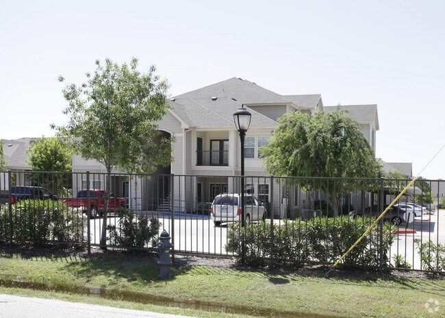 Silverbrooke Rentals - Stafford, TX | Apartments.com