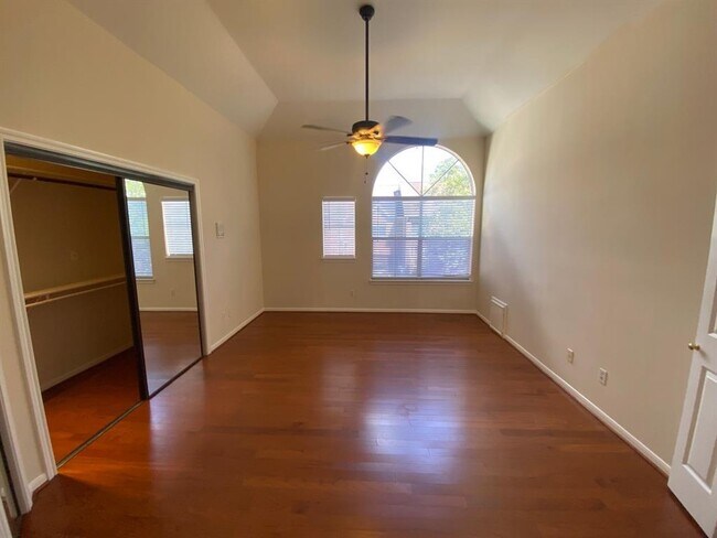 627 Hawthorne St, Houston, TX 77006 - Condo for Rent in Houston, TX | Apartments.com