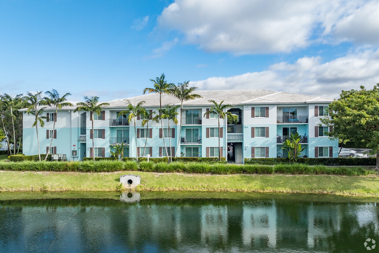 Bell Kendall West - 8485 Hammocks Blvd Miami, FL 33196 | Apartments.com