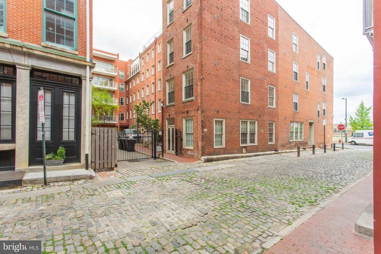 20 N Front St Unit 2D, Philadelphia, PA 19106 - Room for Rent in ...