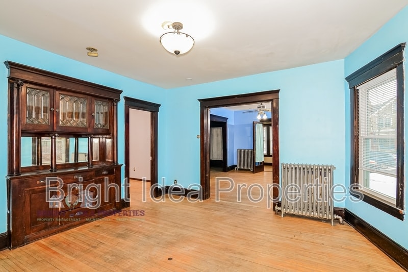 2104 Emerson Ave S, Minneapolis, MN 55405 - Condo for Rent in ...