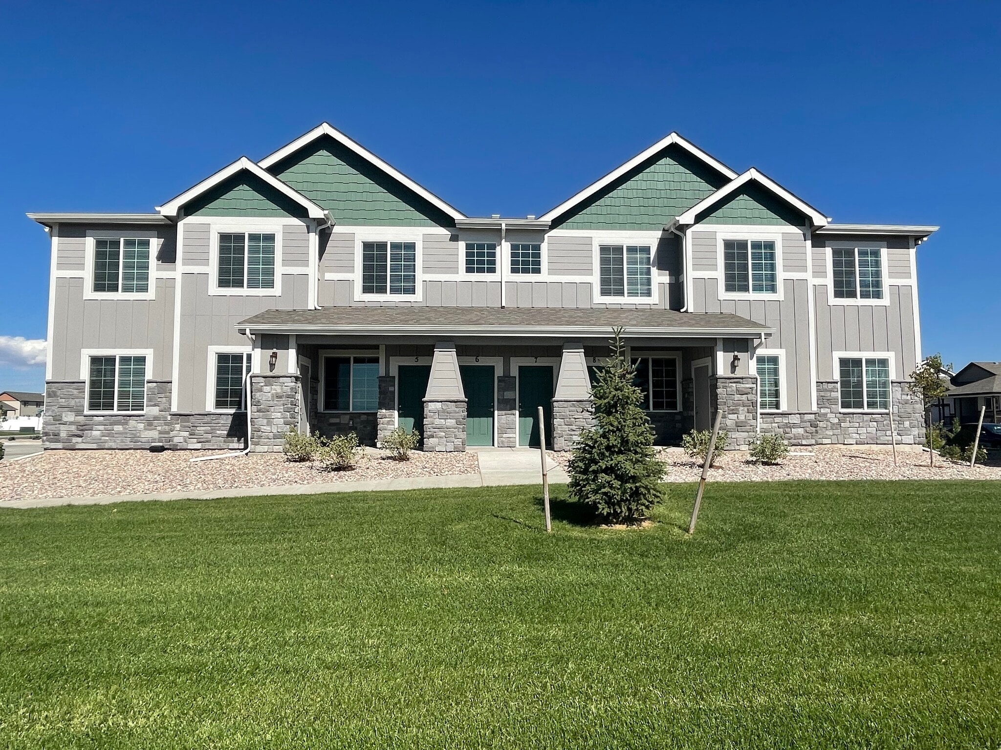 The Pointe Apartments - 855 Maplebrook Dr Windsor, CO 80550 ...