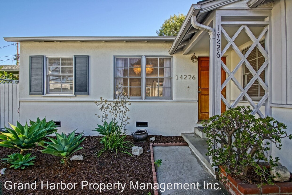 14226 S Isis Ave, Hawthorne, CA 90250 - House Rental in Hawthorne, CA ...