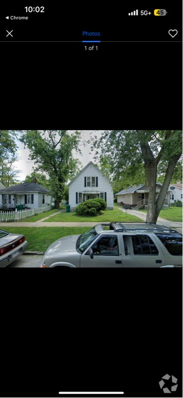 Apartments for Rent with Garages in Elwin, IL