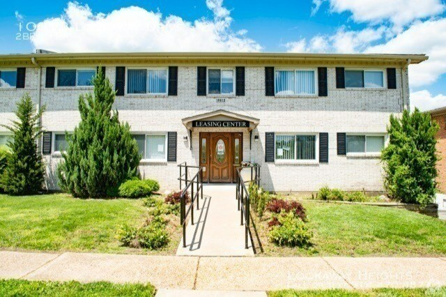 North Riverfront Apartments for Rent with a Living Room - Saint Louis ...